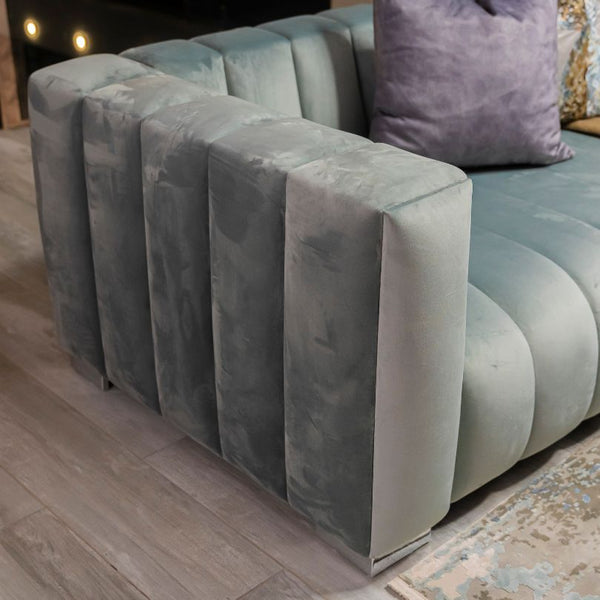 Lisa Couch - Setters Furniture